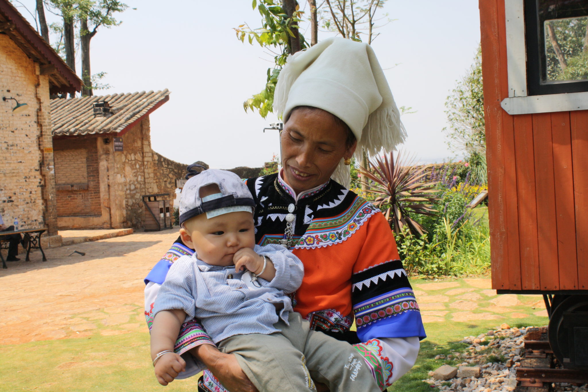 Limited Access to Global Information - ILAD